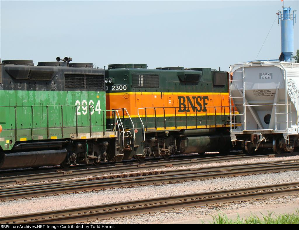 BNSF 2300